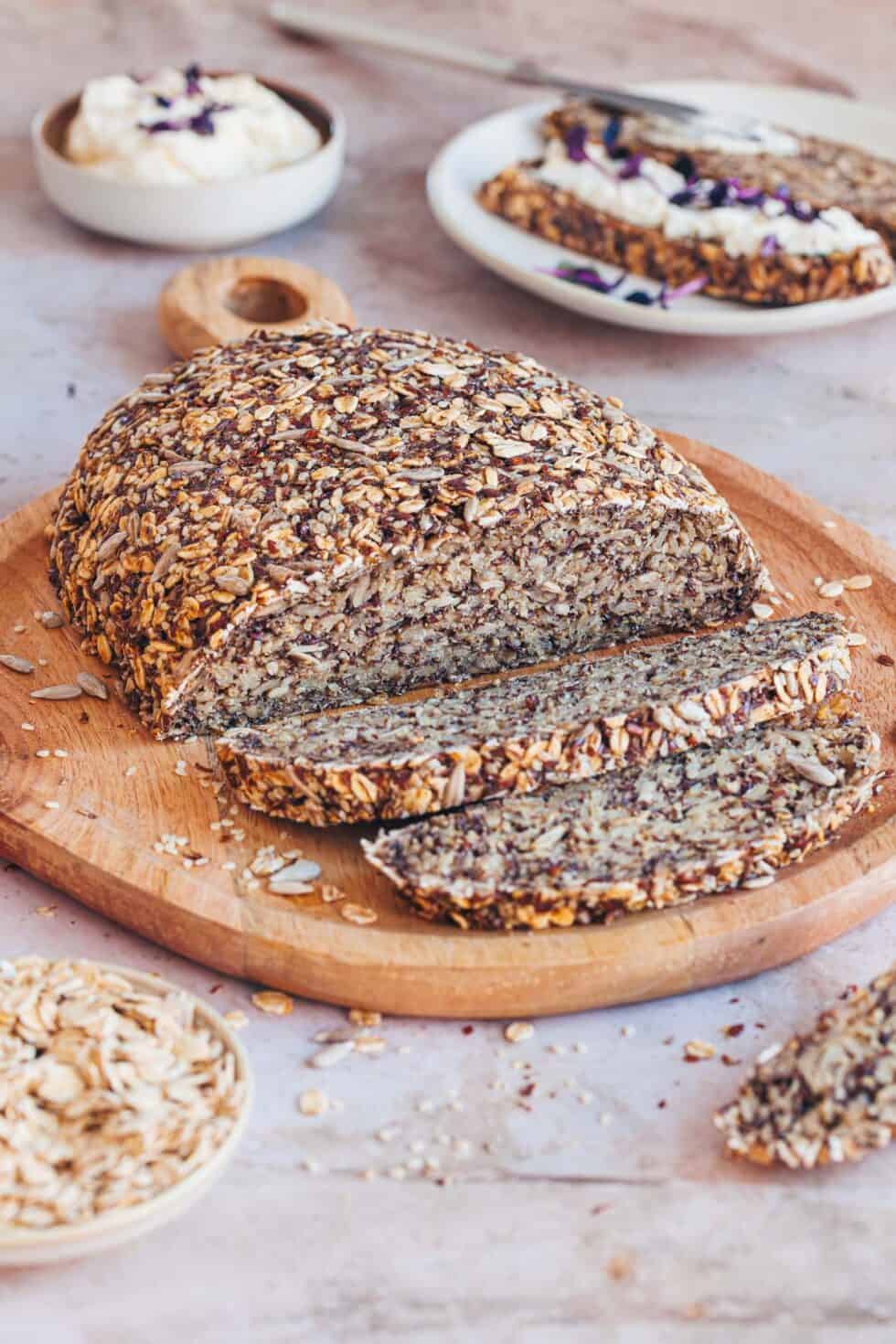 Körnerbrot selber backen – einfaches Rezept ohne Mehl